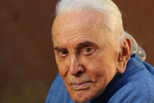 The DeathList составили список знаменитостей, которые могут умереть в ...